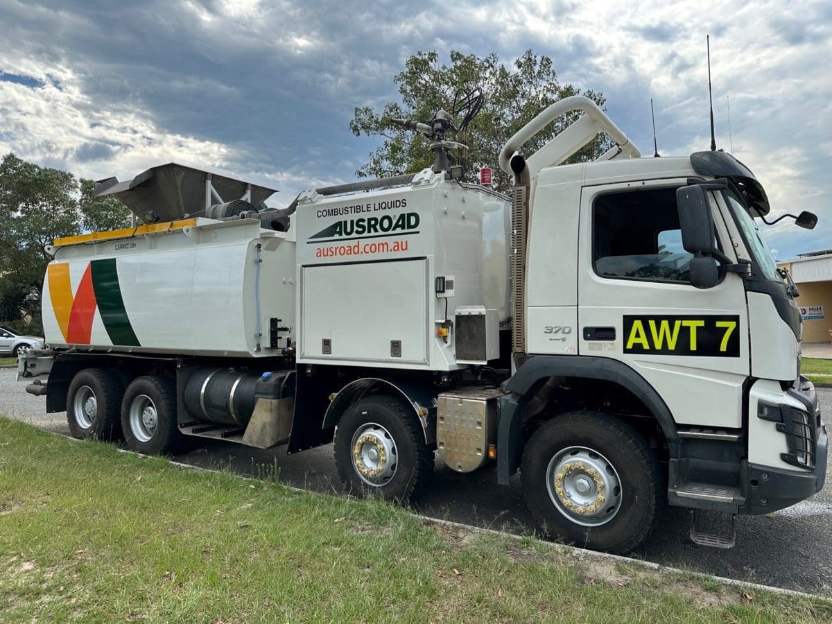 Stemming Trucks and Contour Loaders | AUSROAD® Mine Plant Hire