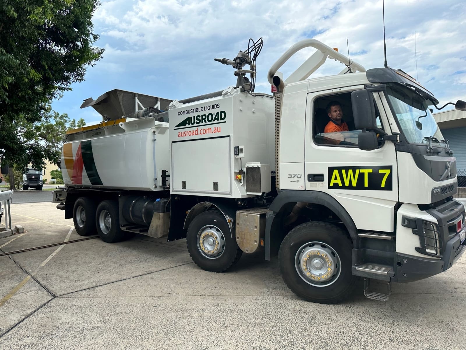 AUSROAD® Stemming Trucks and Contour Loaders