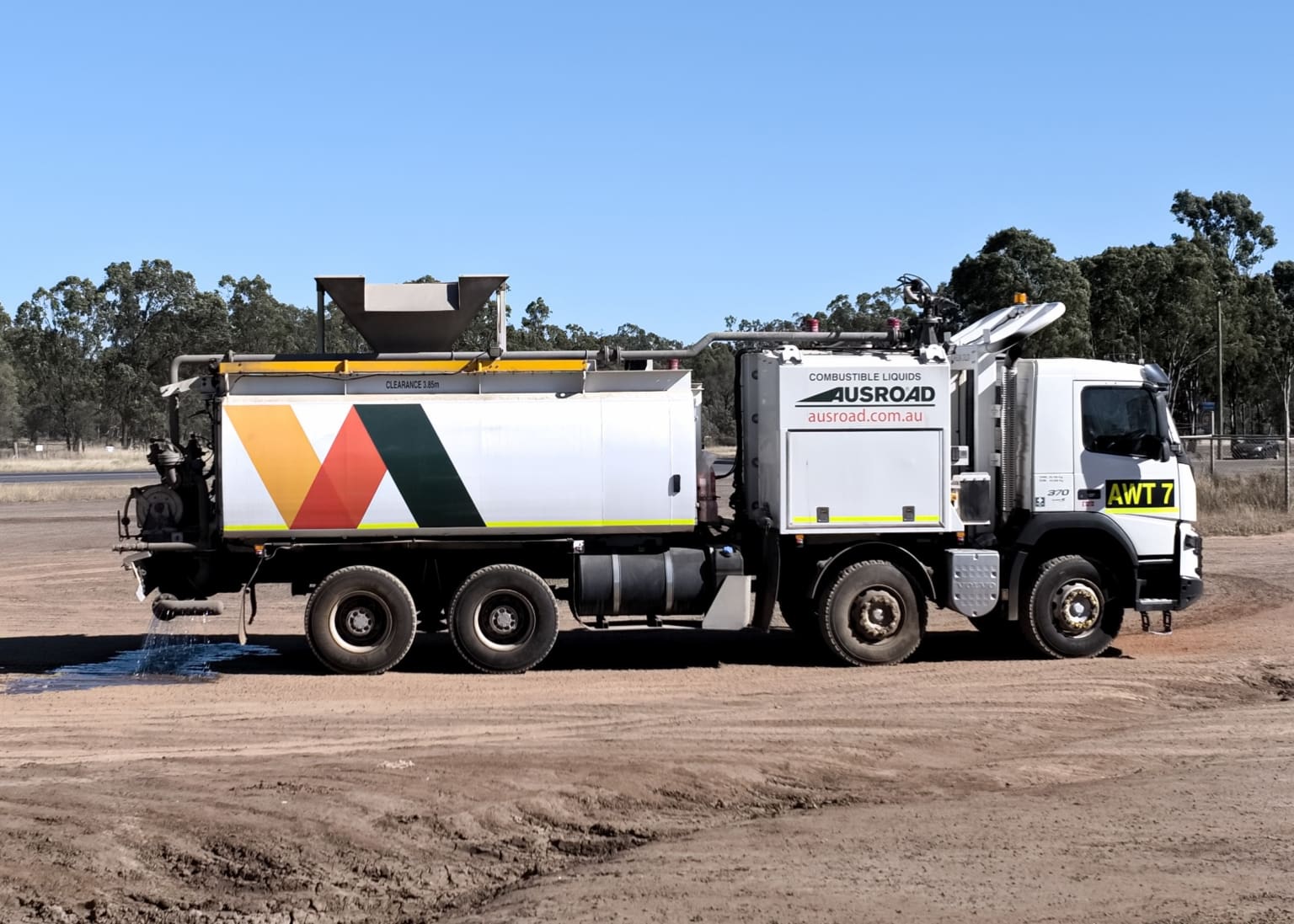 Stemming Trucks and Contour Loaders | AUSROAD® Mine Plant Hire