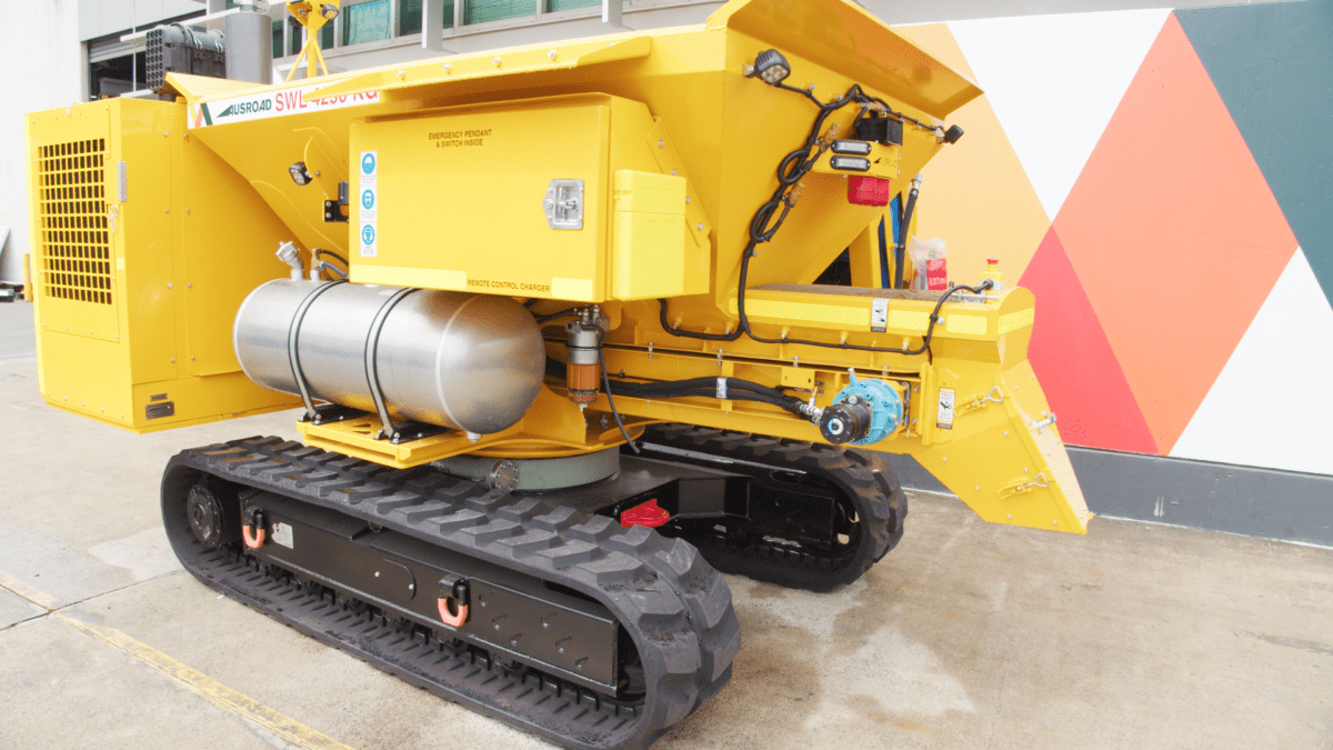 Stemming Trucks and Contour Loaders | AUSROAD® Mine Plant Hire